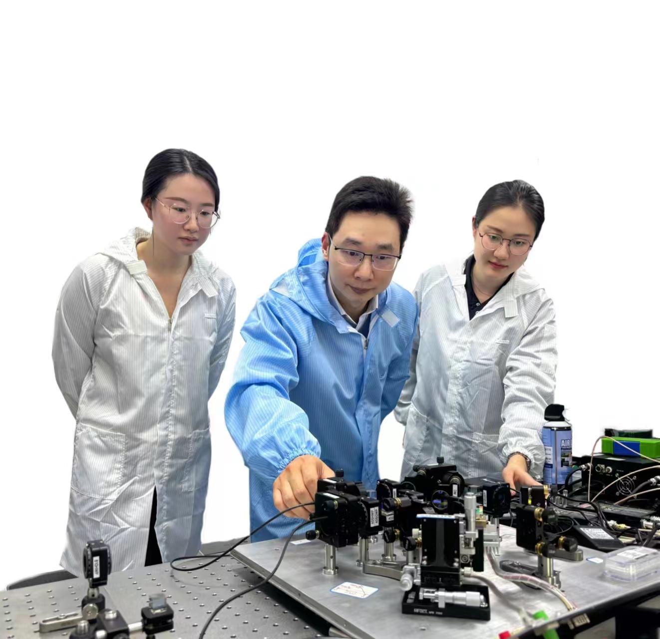 世界量子日系列访谈|PHYSSCR期刊编委罗明星教授 - IOP China